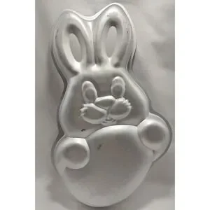 Wilton | Kitchen | Vintage Wilton Easter Bunny Tin Cake Pan 979 521913 ...